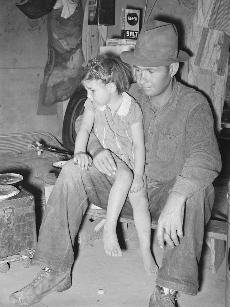 Migrant Father And Daughter In Camp, Edinburg, Texas By Russell Lee Art ...