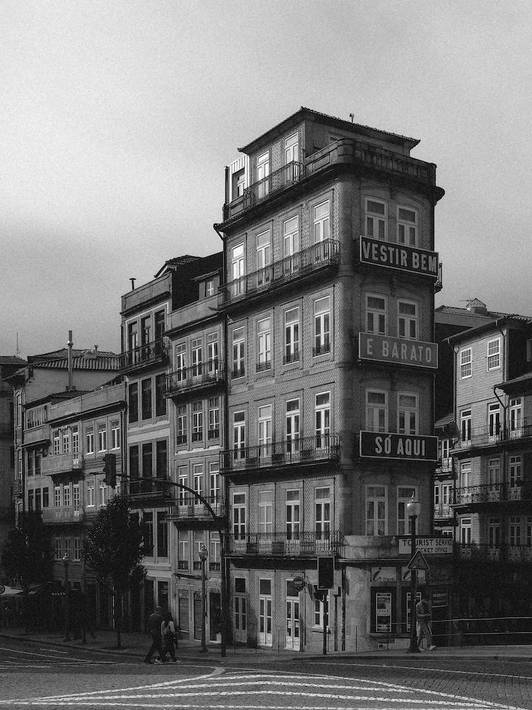 Porto Art Print by Joseph Gribben – Fy!