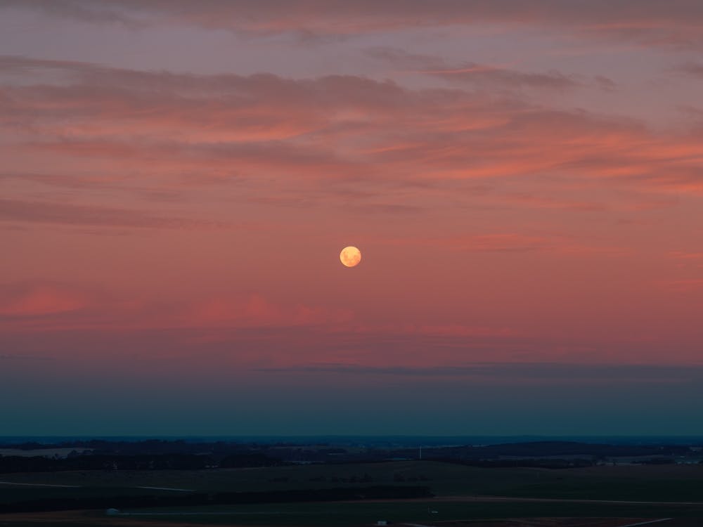 Full Moon Sunset Art Print by wowhannah – Fy!