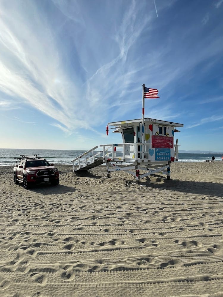 Lifeguard house, LA Art Print by CaliMerry – Fy!
