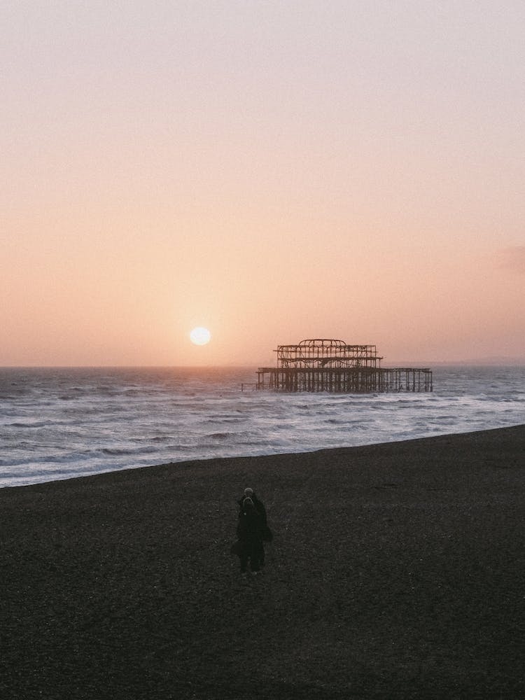 Winter Brighton Art Print by Joseph Gribben – Fy!